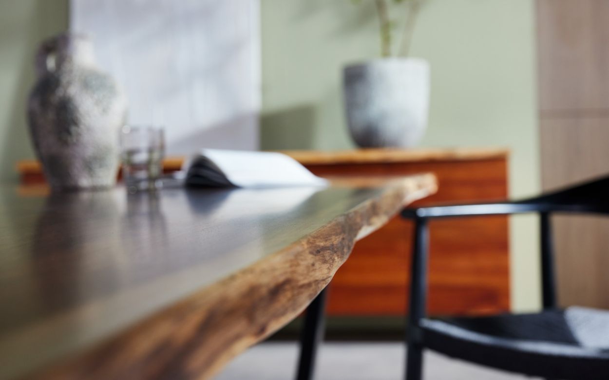 Creative Ways to Use Live Edge Tables in Small Spaces - Woman of Style ...